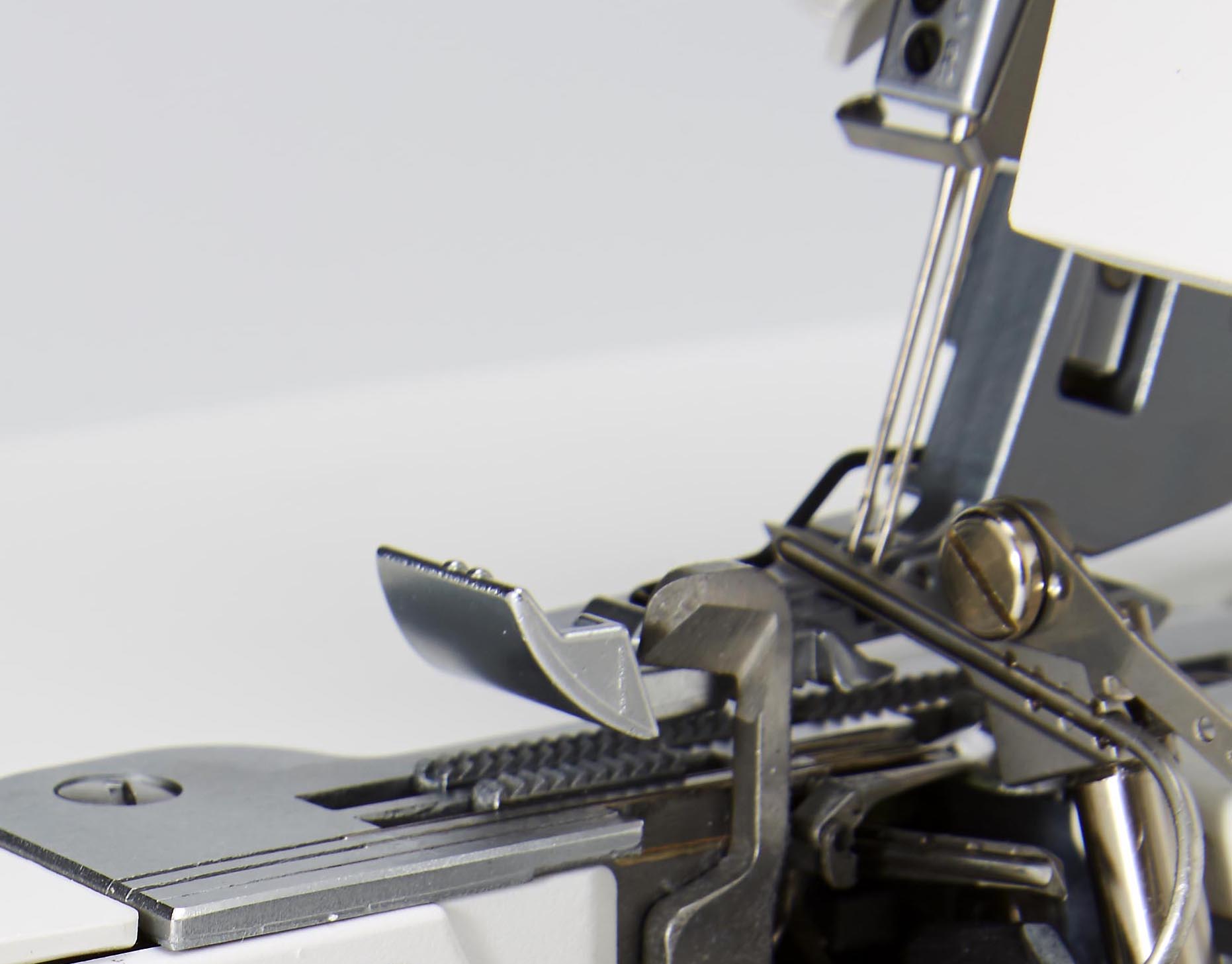 Janome AirThread 2000D - Serger Machine